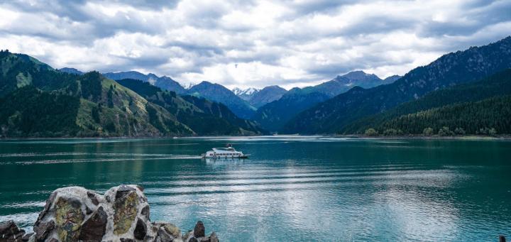 Six Most Beautiful Lakes of China That Draw Worldwide Attention